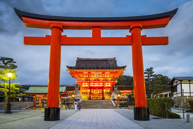 Fushimi Inari Taisha imagen de archivo. Imagen de budismo - 39933459