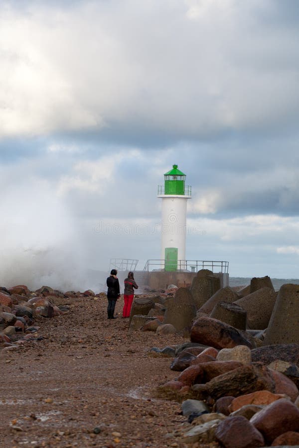 Fyr i storm arkivfoto. Bild av himmel, balsam, oklarhet - 47962116