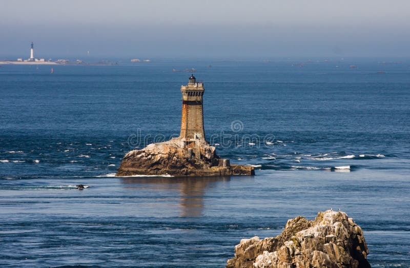 Fyrar i havet fotografering för bildbyråer. Bild av athwart - 26932679