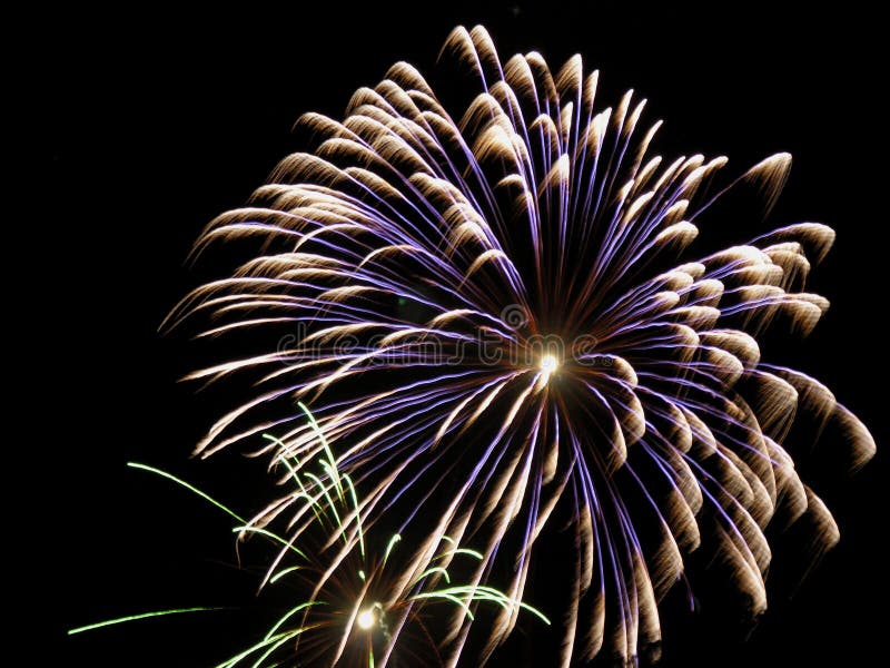 Fyrverkerier arkivfoto. Bild av grön, färgrikt, ferie, rök - 430746