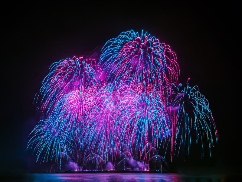Fyrverkerier fotografering för bildbyråer. Bild av festligheter - 63066059