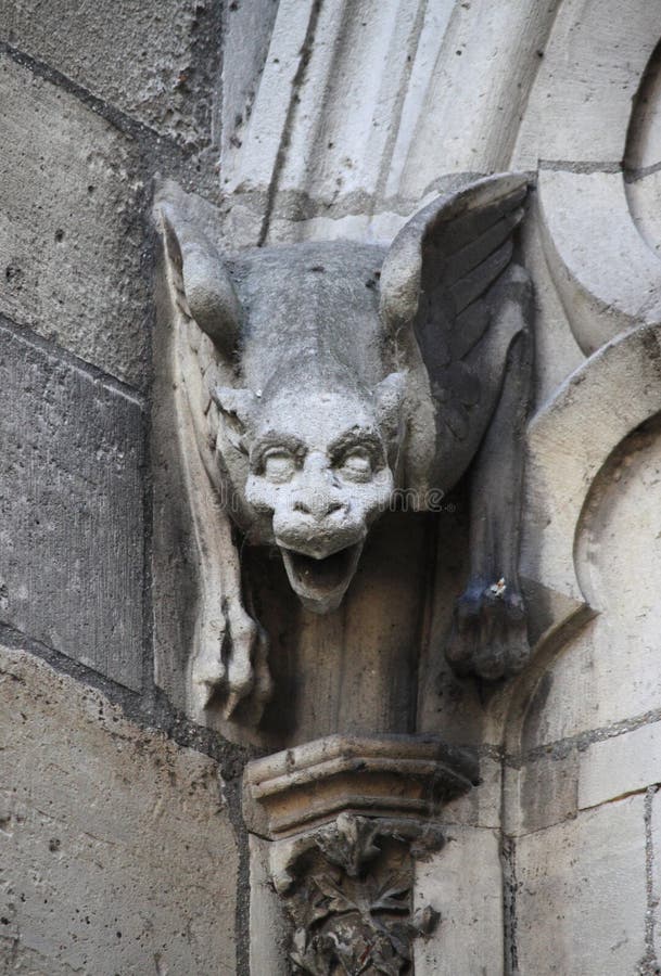 Gárgula Em Notre Dame Cathedral Em Paris Imagem de Stock - Imagem de ...