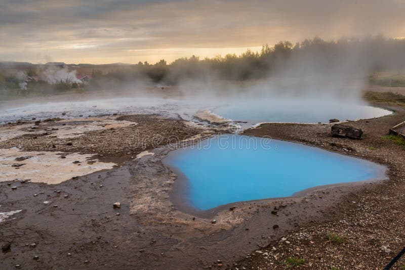 Géiseres Y Fumarolas En Islandia Imagen de archivo - Imagen de paisaje ...