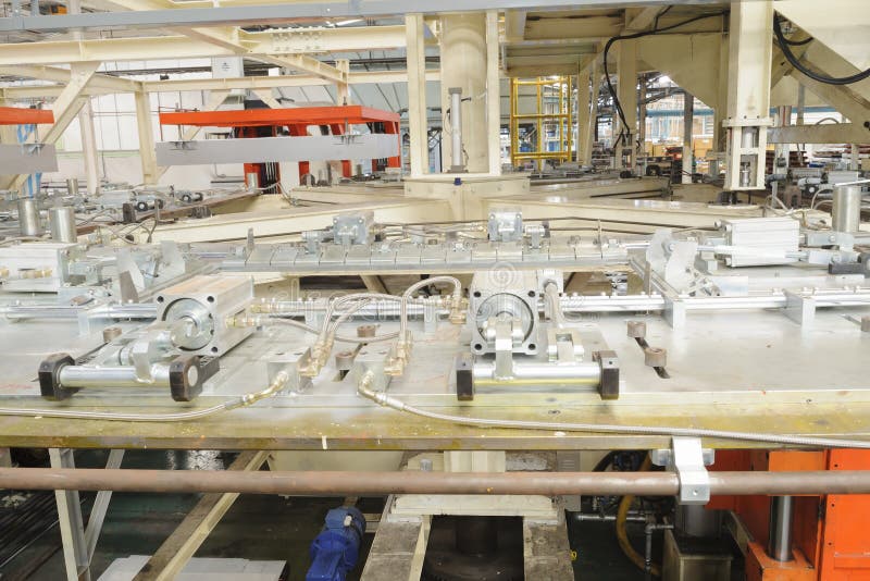 Gabarit Et Montage Pour La Machine De Plastique De Coup. Image stock ...