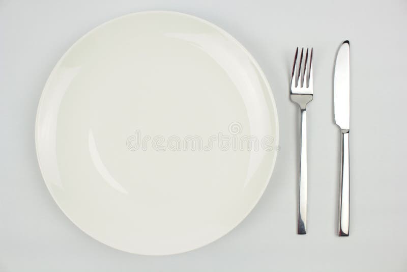 Leerer Teller, Messer Und Gabel Und Braune Serviette Stockfoto - Bild ...