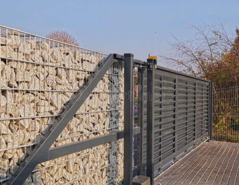 Modern gabion wall. stock image. Image of detail, gravel - 117202629