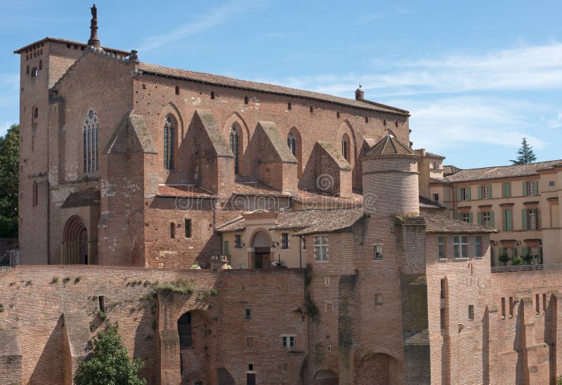 Gaillac-Kathedrale stockbild. Bild von braun, blau, himmel - 34657569