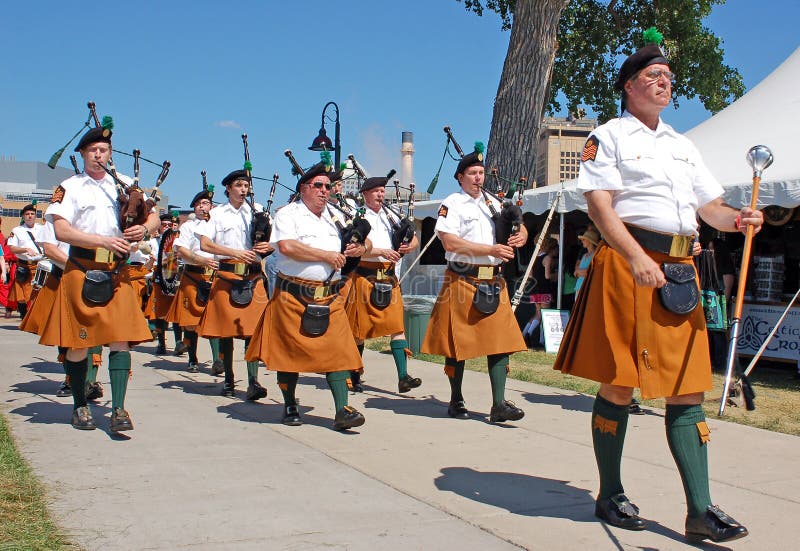 Gaiteros fotografía editorial. Imagen de marcha, gaiteros - 6070562