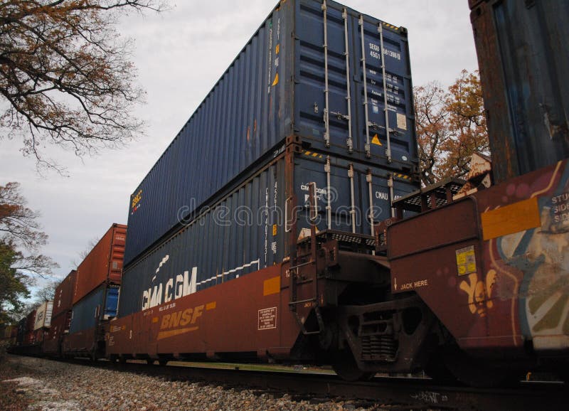 Train in Washington State editorial photo. Image of train - 16904621