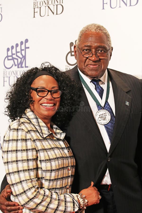 Gale Kennedy Et Willis Reed Image stock éditorial - Image du ...