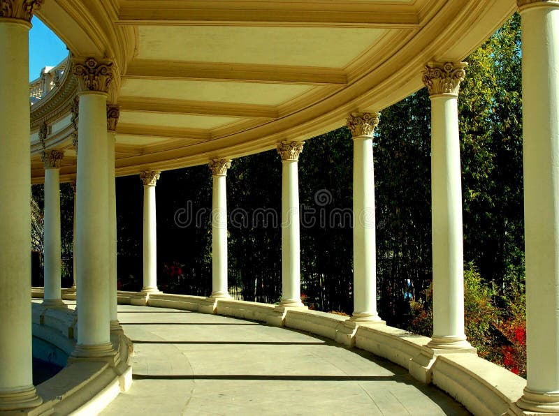 Galería colonial española foto de archivo. Imagen de paso - 15228684