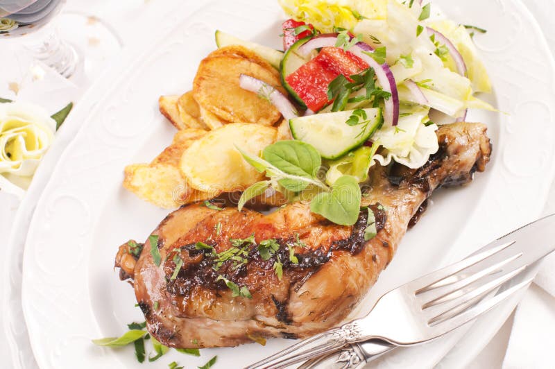 Galinha Grelhada Temperada Gorda Imagem de Stock - Imagem de lunch ...