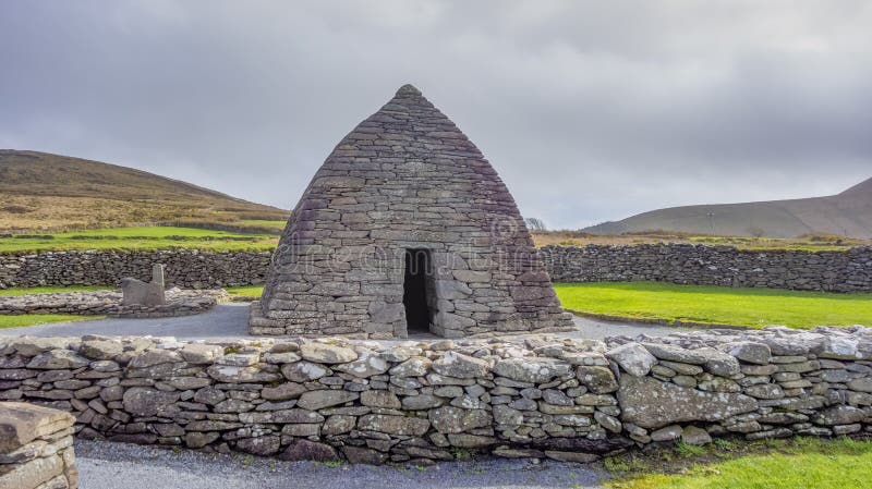 Gallarus Oratory stock photo. Image of landmark, grass - 285132850