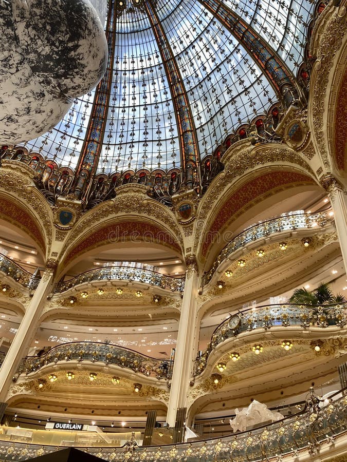 Gallery Lafayette paris editorial image. Image of tourists - 254728295