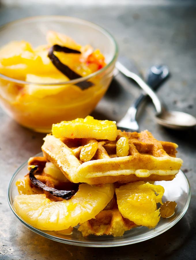Galleta Con Las Manzanas Y La Fruta Foto de archivo - Imagen de sano ...