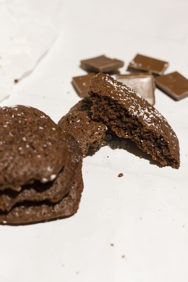 Galletas De Chocolate Con Coco. Imagen de archivo - Imagen de galletas ...
