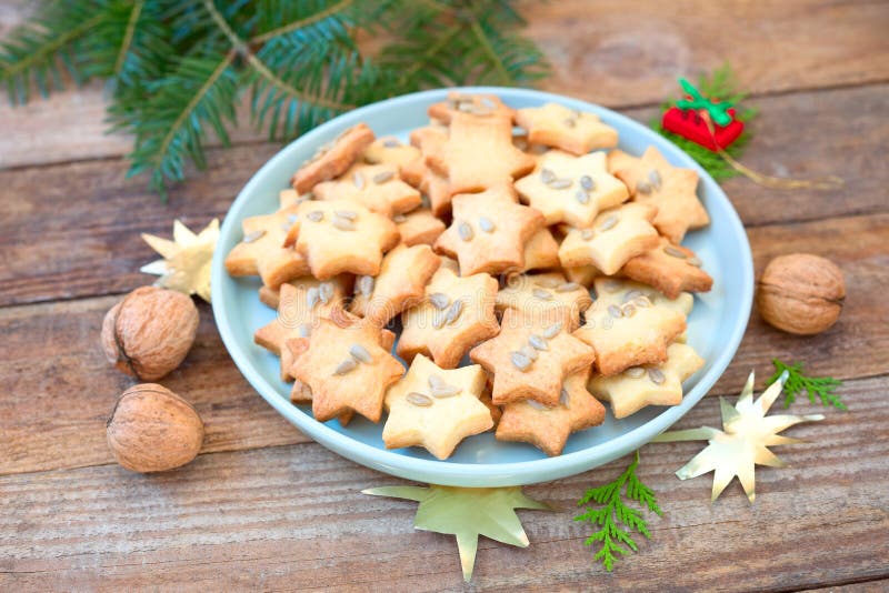 Galletas de la estrella foto de archivo. Imagen de advenimiento - 133340238