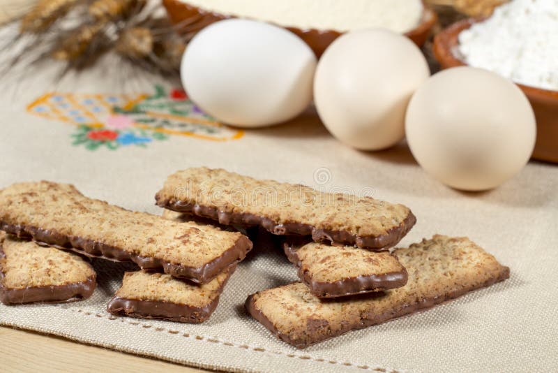 Galletas rectangulares imagen de archivo. Imagen de eating - 60504233