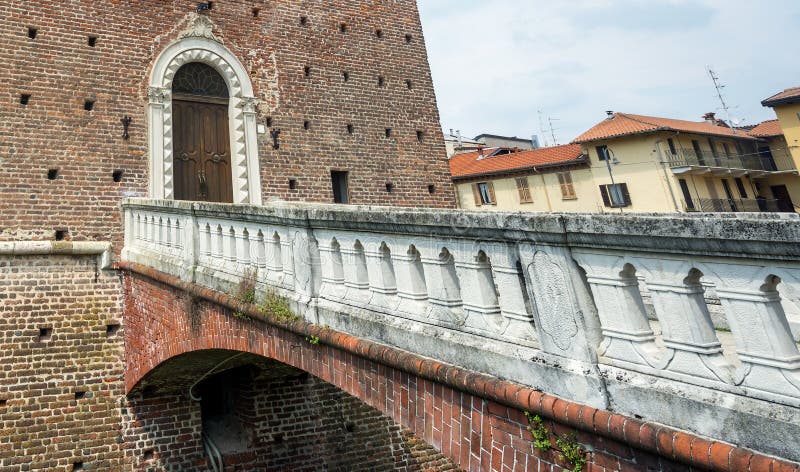 Galliate, castello fotografia stock. Immagine di storico - 43629342
