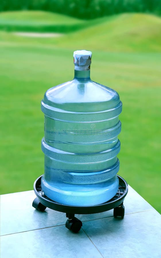 Gallone dell'acqua fotografia stock. Immagine di sano - 12931258