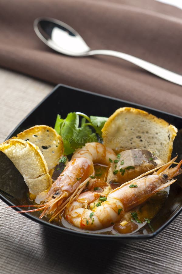 Gambas y sopa del mar imagen de archivo. Imagen de comida - 29625385