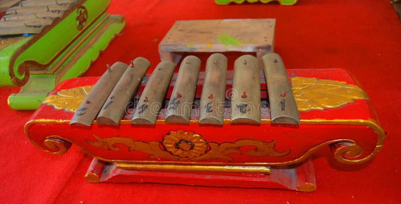 Gamelan Es Un Instrumento Musical Tradicional De La Indonesia ...
