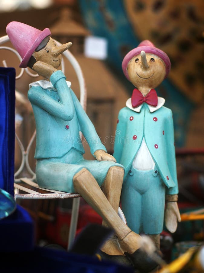 Gamla leksaker i Italien arkivfoto. Bild av framsida - 73824138