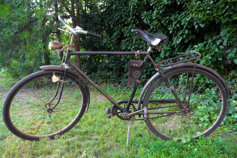 Gammal cykel fotografering för bildbyråer. Bild av arbetsuppgift - 33617151