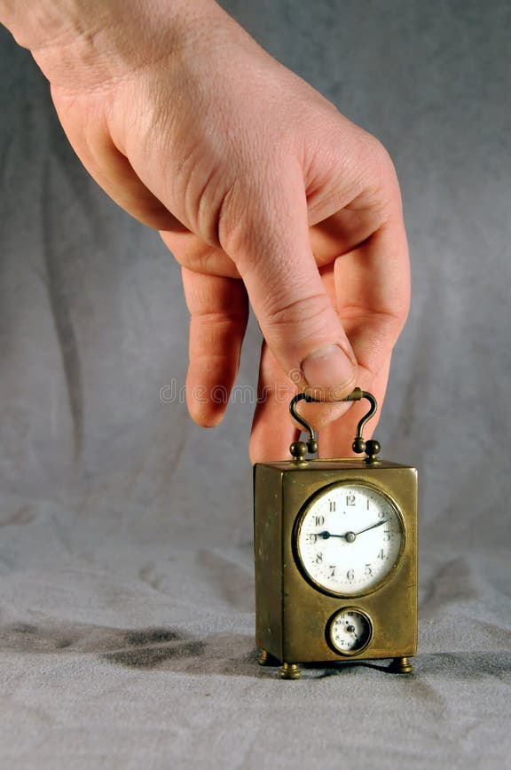 Gammal ringklocka arkivfoto. Bild av timme, klocka, ringning - 4405062