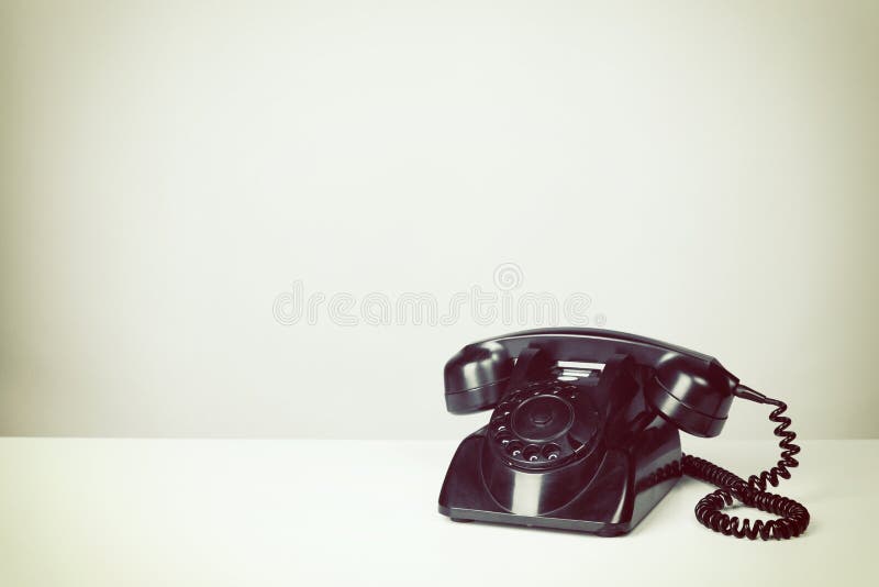 Gammal Telefonlur För Tappningsvarttelefon Arkivfoto - Bild av förbind ...