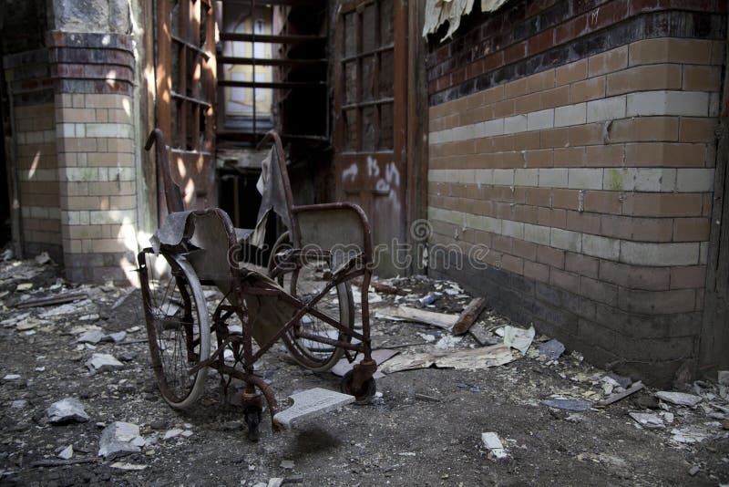 Gammalt övergivet sjukhus fotografering för bildbyråer. Bild av tomt ...