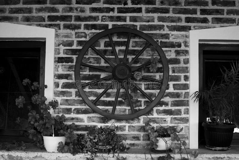 Gammalt hjul fotografering för bildbyråer. Bild av fönster - 59733869