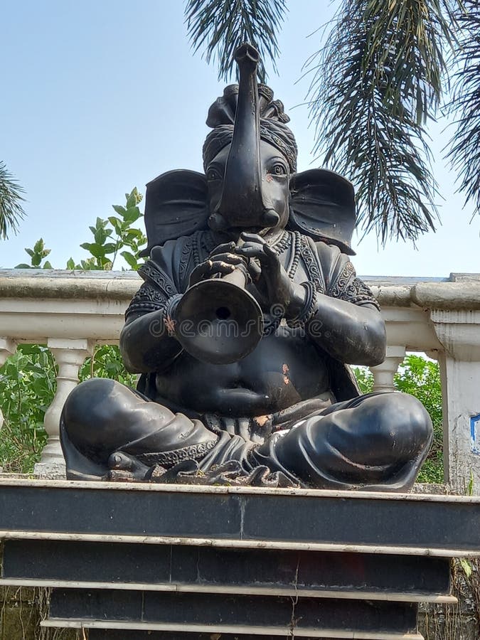 Ganesh stachu stock image. Image of clothing, carving - 238861623