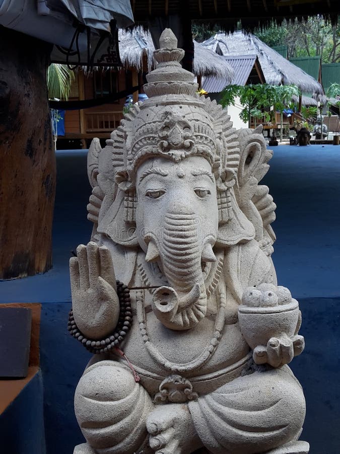 Ganesh Statue editorial photography. Image of ganesh - 139469542