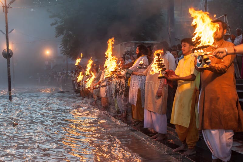 Rishikesh Ganga Arati editorial stock image. Image of hindu - 46326539
