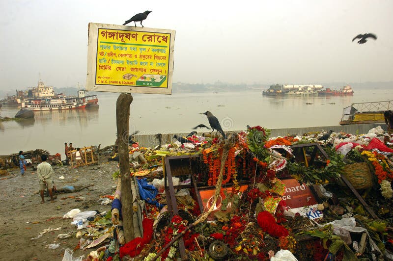 Ganga River Pollution in Kolkata. Editorial Image - Image of bengal ...