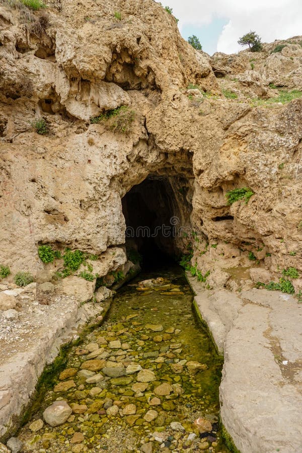 Gap Waterfall Pond in Derik Mardin Turkey Stock Image - Image of ...