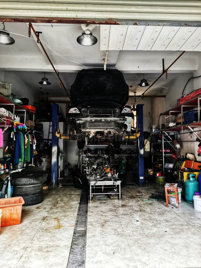 Garage editorial photography. Image of garage, china - 257237032