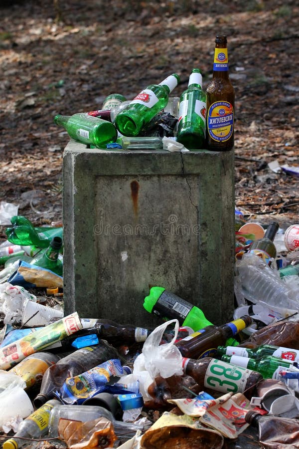 Trash And Trash Bin Are Overflowing. Editorial Stock Image - Image of ... Trash And Trash Bin Are Overflowing. Editorial Stock Image - Image of ...