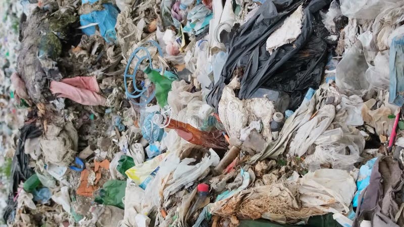Garbage that Brings the Ocean To Cable Beach, Australia, is a Garbage ...