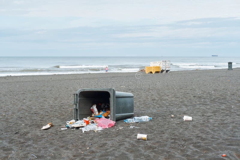 Spilled Trash Can Stock Photos - Free & Royalty-Free Stock Photos from ...