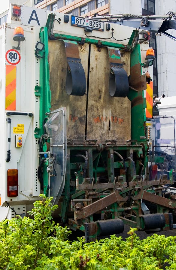 Garbage car editorial photography. Image of sanitation - 40329287
