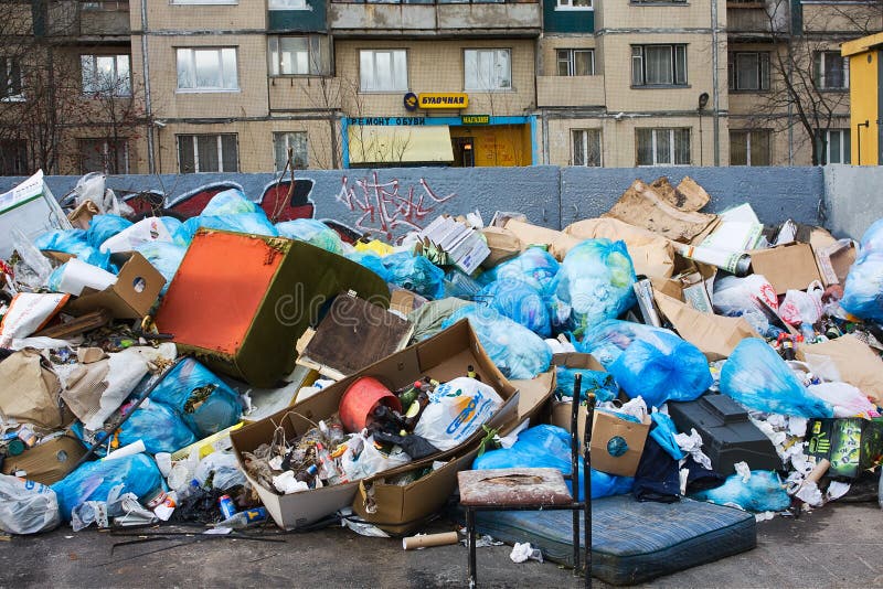 Garbage dump editorial stock photo. Image of pile, plastic - 18346618