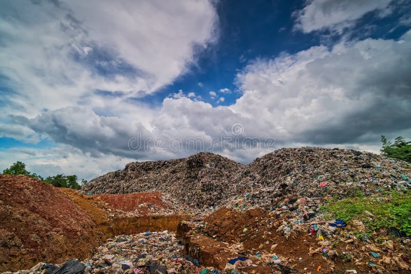 Garbage Dump Hill stock image. Image of industry, heap - 153185969
