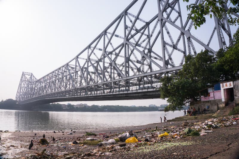 Garbage Dumped Under the Howrah Bridge is Increasing Ganges Pollution ...
