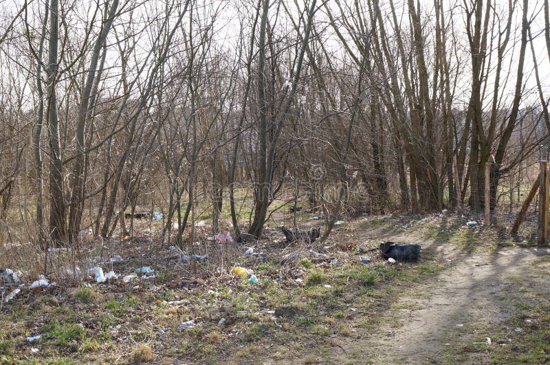 Garbage on ground editorial image. Image of garbage, trash - 51322290