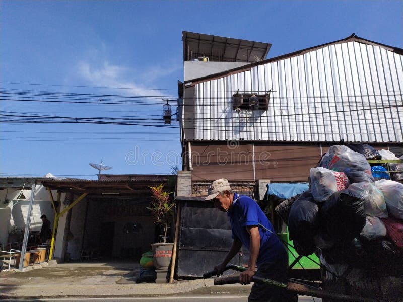 The Garbage Man editorial photography. Image of poverty - 149296607