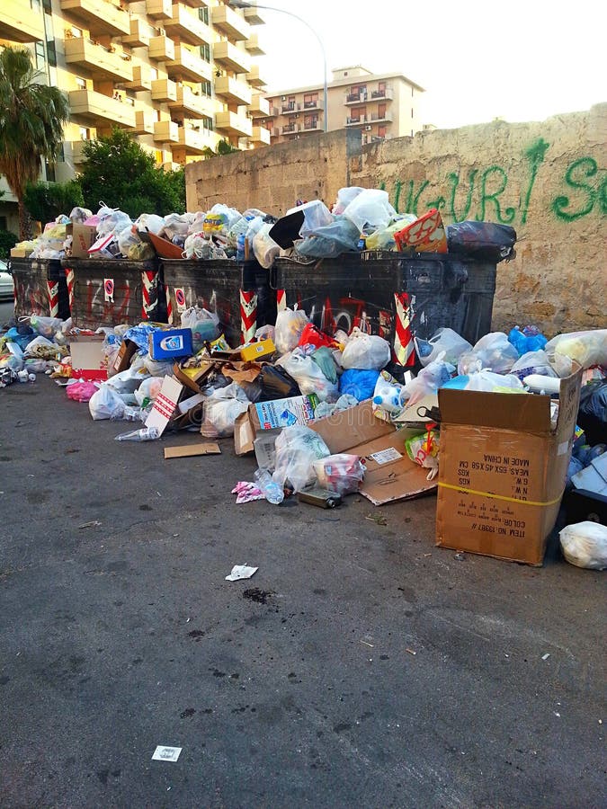 Garbage editorial stock photo. Image of palermo, citizen - 46049118