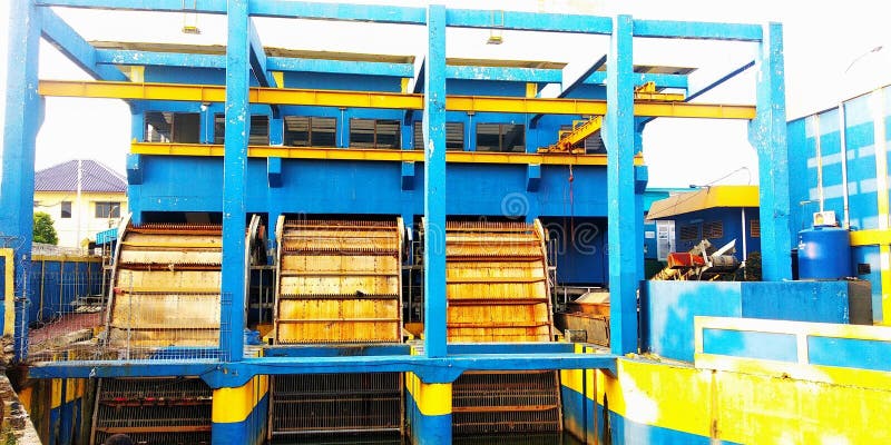 Garbage Towing Machine in the Reservoir Stock Photo - Image of pickup ...