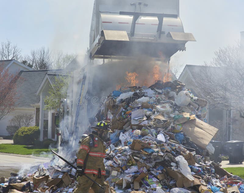 Garbage Truck fire editorial image. Image of ablaze - 147618655